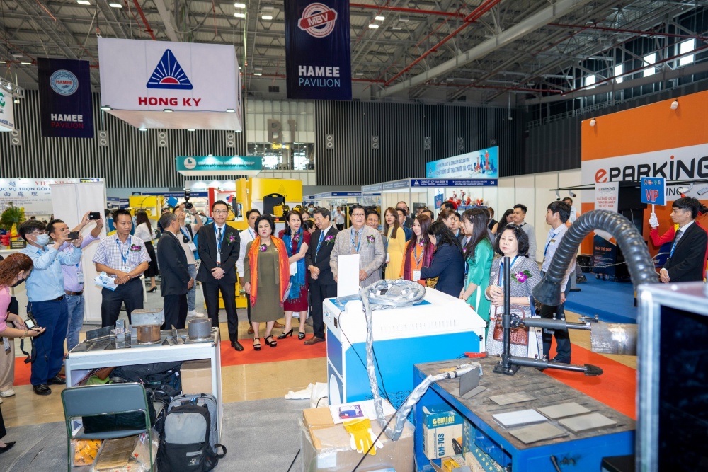 VINAMAC EXPO 2023 quy tụ hàng nghìn sản phẩm công nghiệp