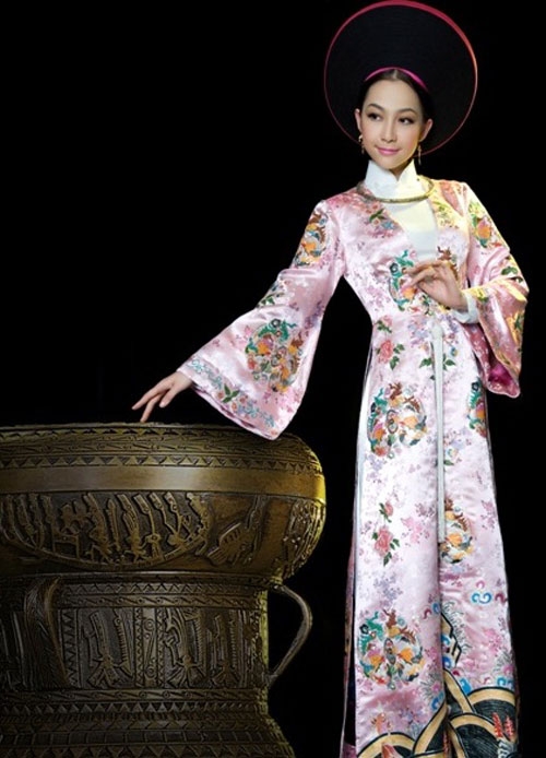 Họa sĩ - nhà thiết kế Sĩ Hoàng với sự nghiệp thứ 3